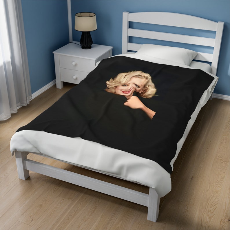 Sassy Marilyn Monroe Soft Cozy Velveteen Plush Blanket Birthday Gift ...