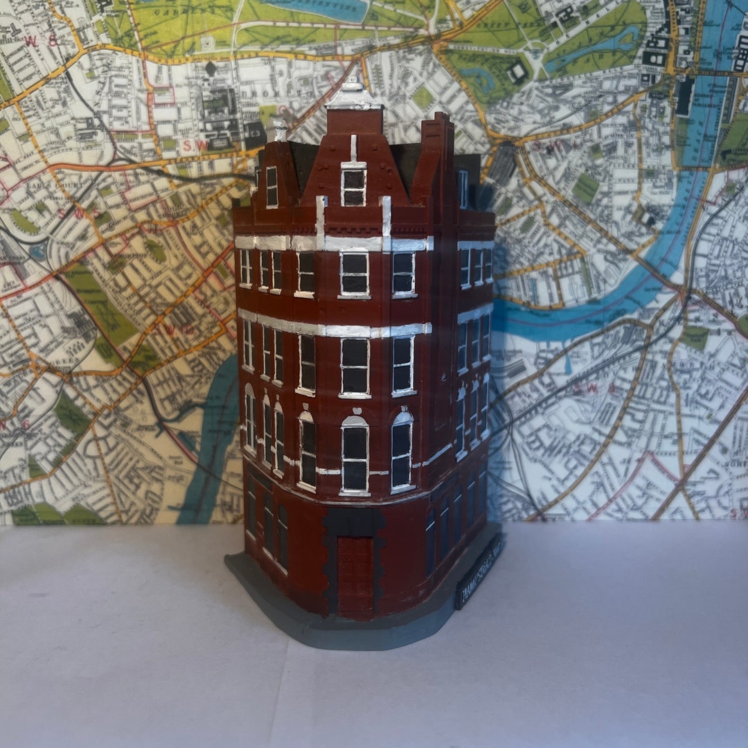 London Corner House Model - Etsy