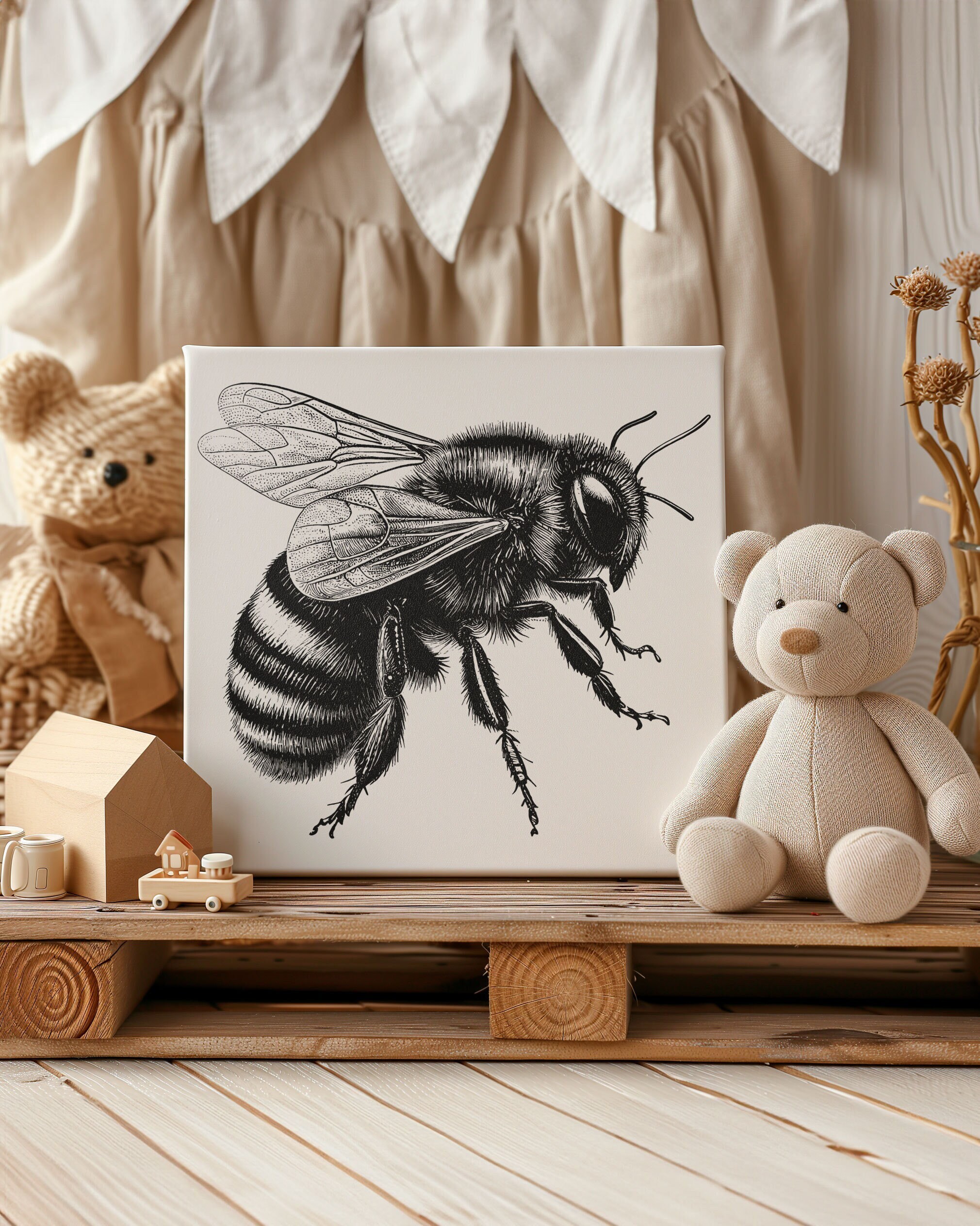 Vintage Bee Illustration / Vintage Printable Art / Queen Bee Clip Art ...