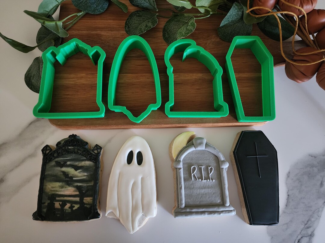 Halloween Cookie Cutter Set: Cemetery Theme - Ghost, Moon, Coffin ...