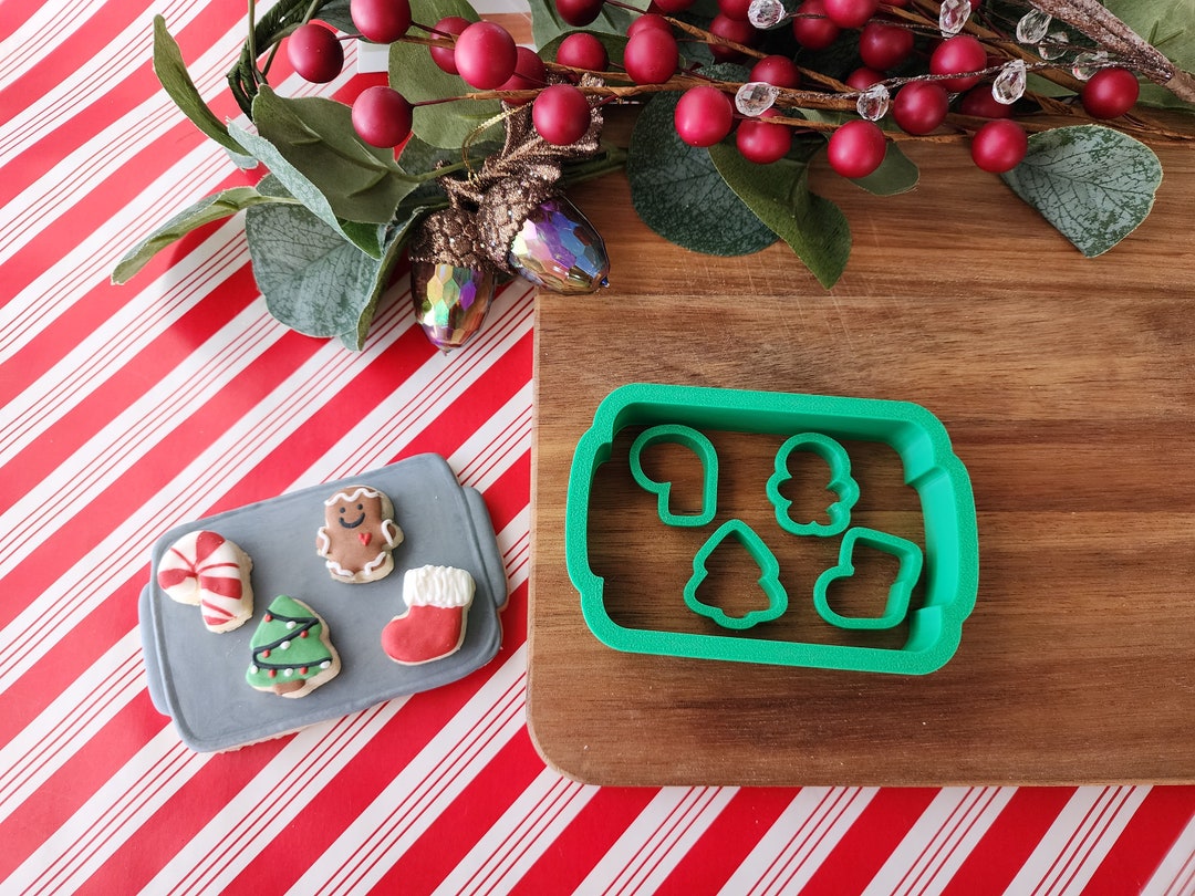 Elf Shelf Cookie Tray Cutter Set: Mini Christmas Cookie Cutters ...