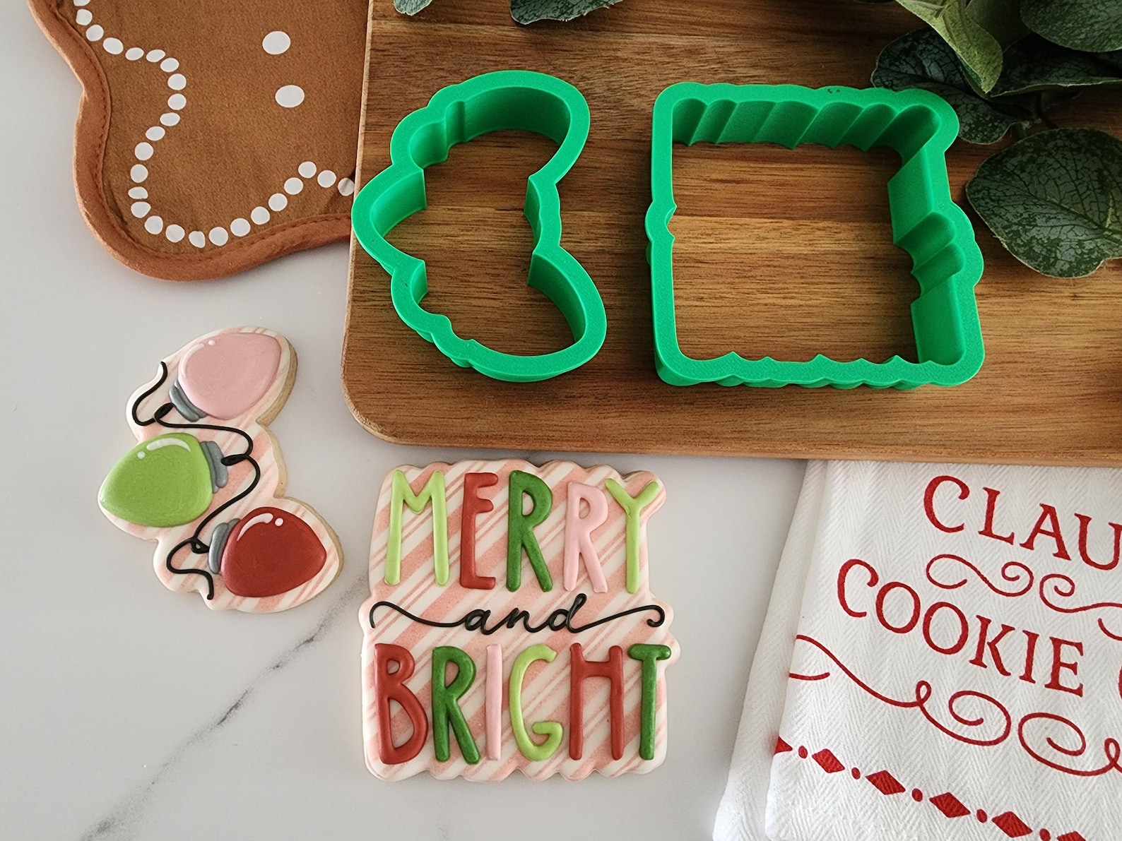 2pc Merry & Bright Cookie Cutter Set - Christmas Cookie Cutter Set ...