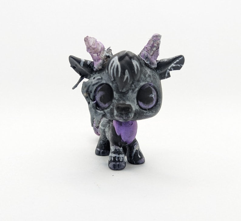 LPS Custom Nightmare Goat LPS Custom, Littlest Pet Shop, Custom ...