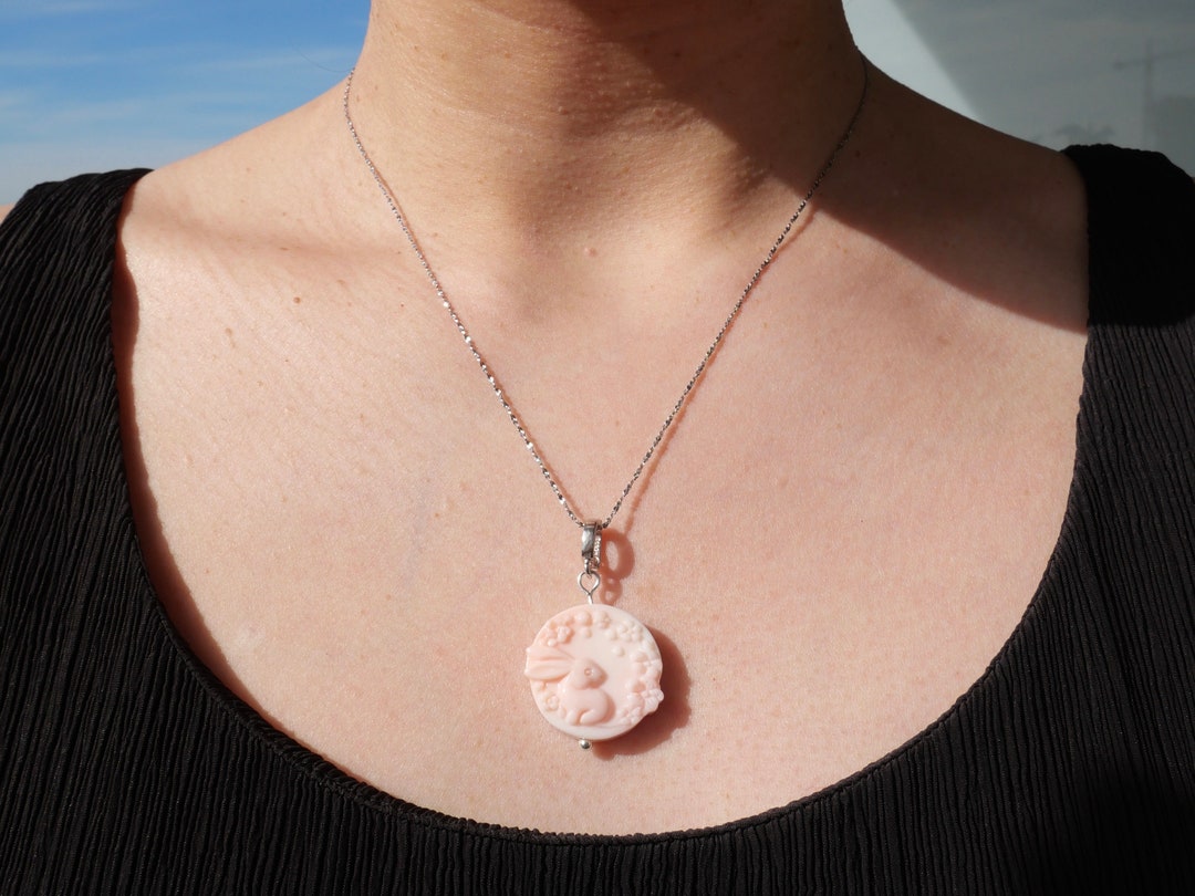 Zodiac Animals Collection Carved Natural Conch Shell Pendant Natural ...