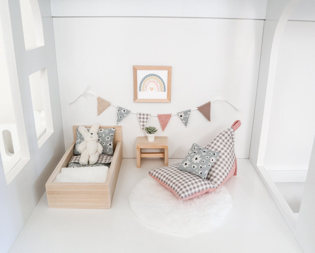 Miniature Bedroom Bundle for 5 Mice, Modern Miniature Dollhouse Bed ...
