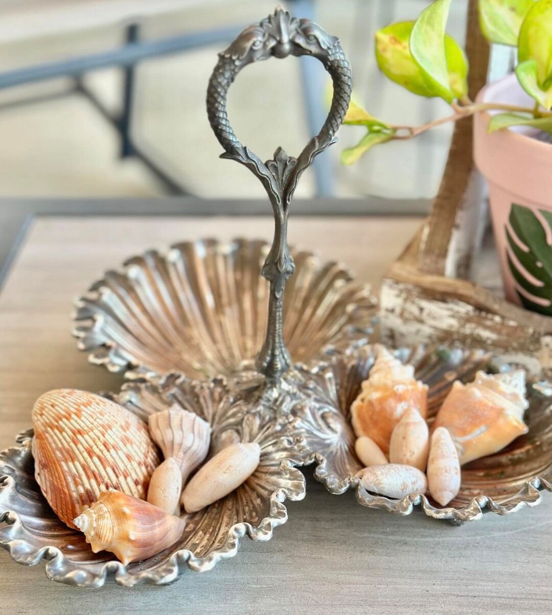 VINTAGE Seashell Serving Tray Complete With Little Bitty Seashell Feet ...