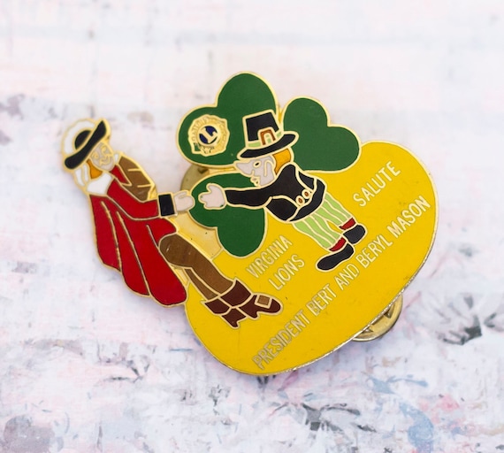 Vintage Virginia Lions Clowns Salute Pin - BB2 - Gem