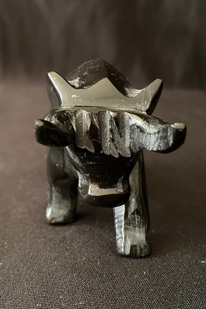 Torito negro de Onyx toro figura coleccionable Figura de - Etsy México