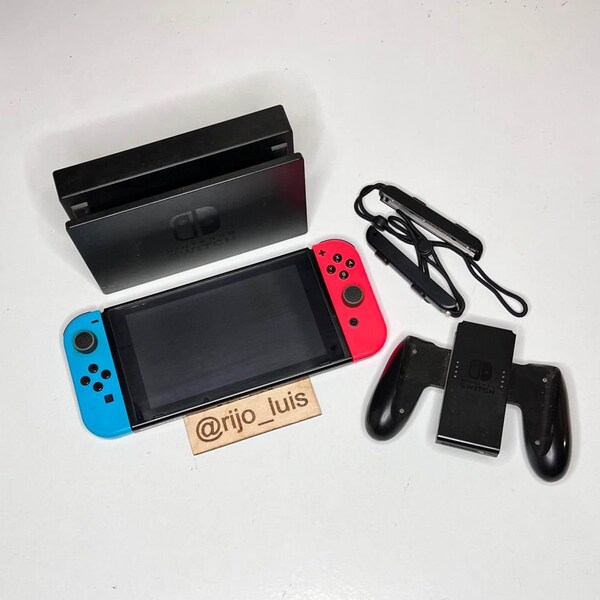 Black and Red Nintendo Switch - Etsy