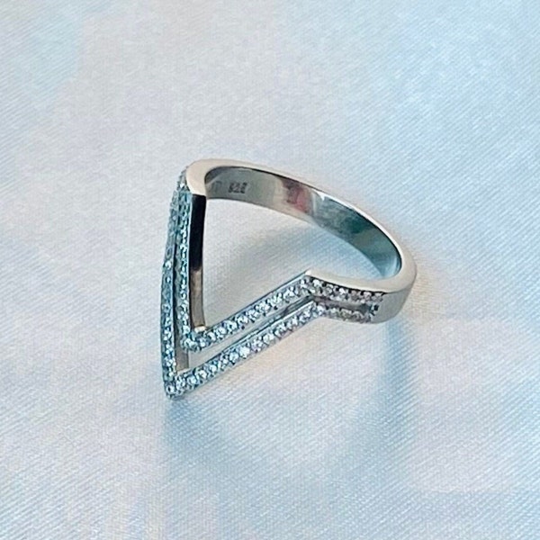 V Shaped Ring - Etsy
