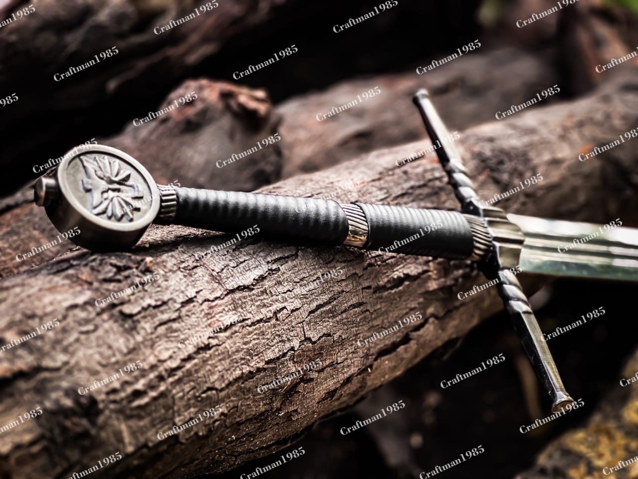 The Witcher 3 Wild Hunt Swords White Wolf Monster Slayer Swords Geralt ...