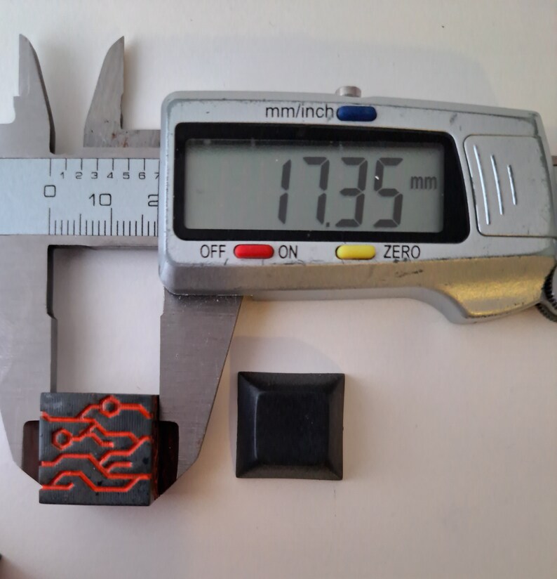 Nier: Automata Cube Keycap - Artisan Mechanical Keyboard Upgrade ...