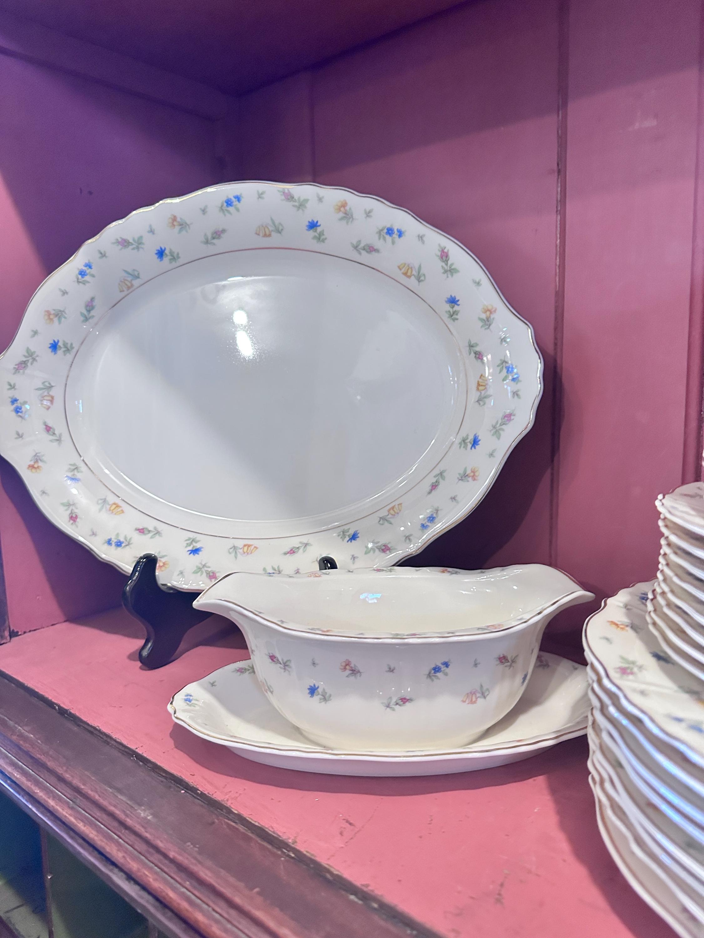 VINTAGE Federal Shape Syracuse China | Suzanne Pattern | Set of 46 ...