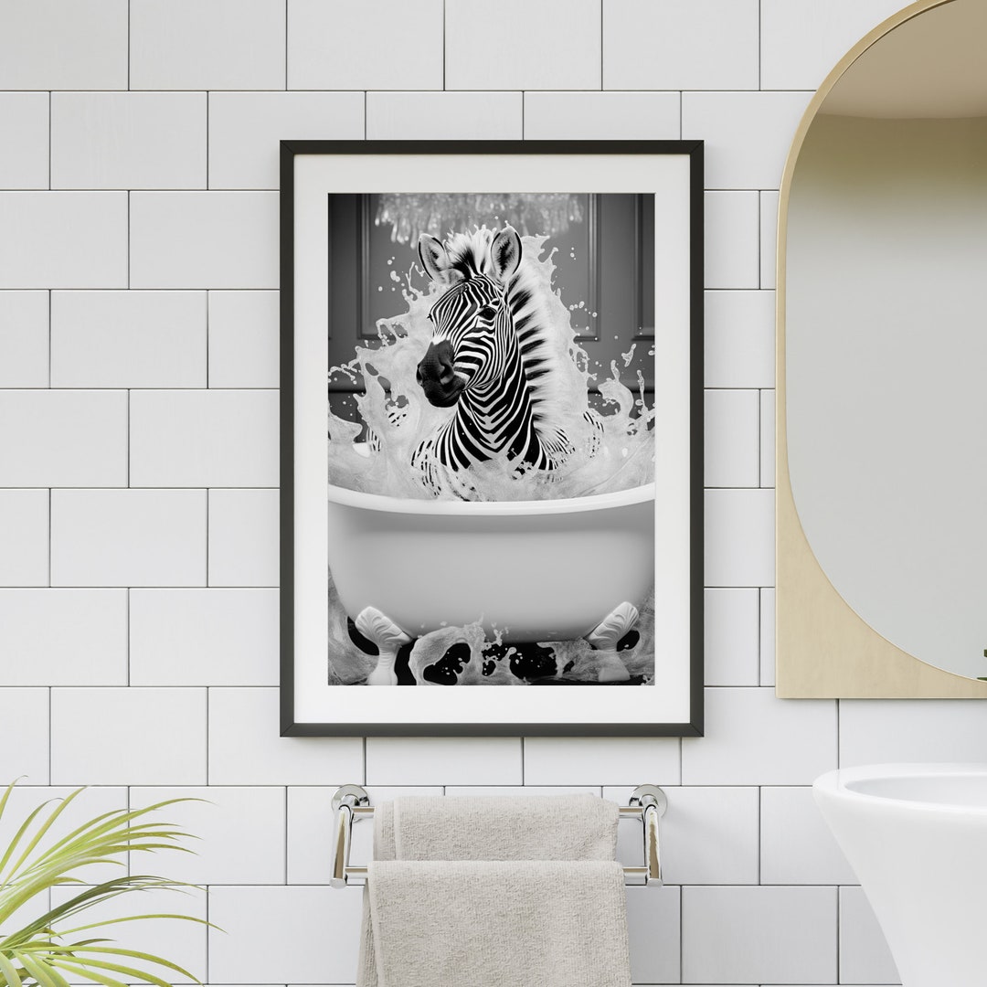Zebra in Wanne druckbare Kunst Zebra beim Baden in der Badewanne Foto ...