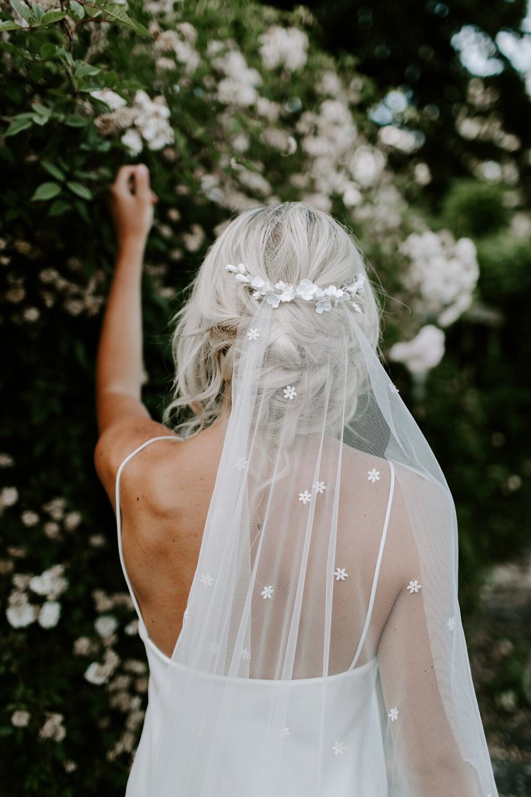 DAISY VEIL Embroidered Daisy Veil Single Tier Veil - Etsy