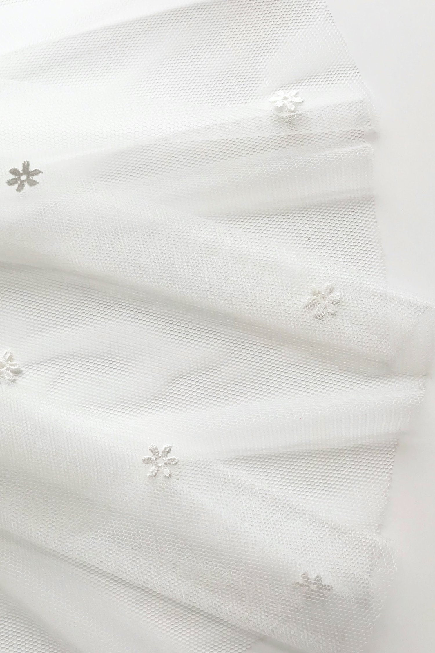 DAISY VEIL Embroidered Daisy Veil Single Tier Veil - Etsy