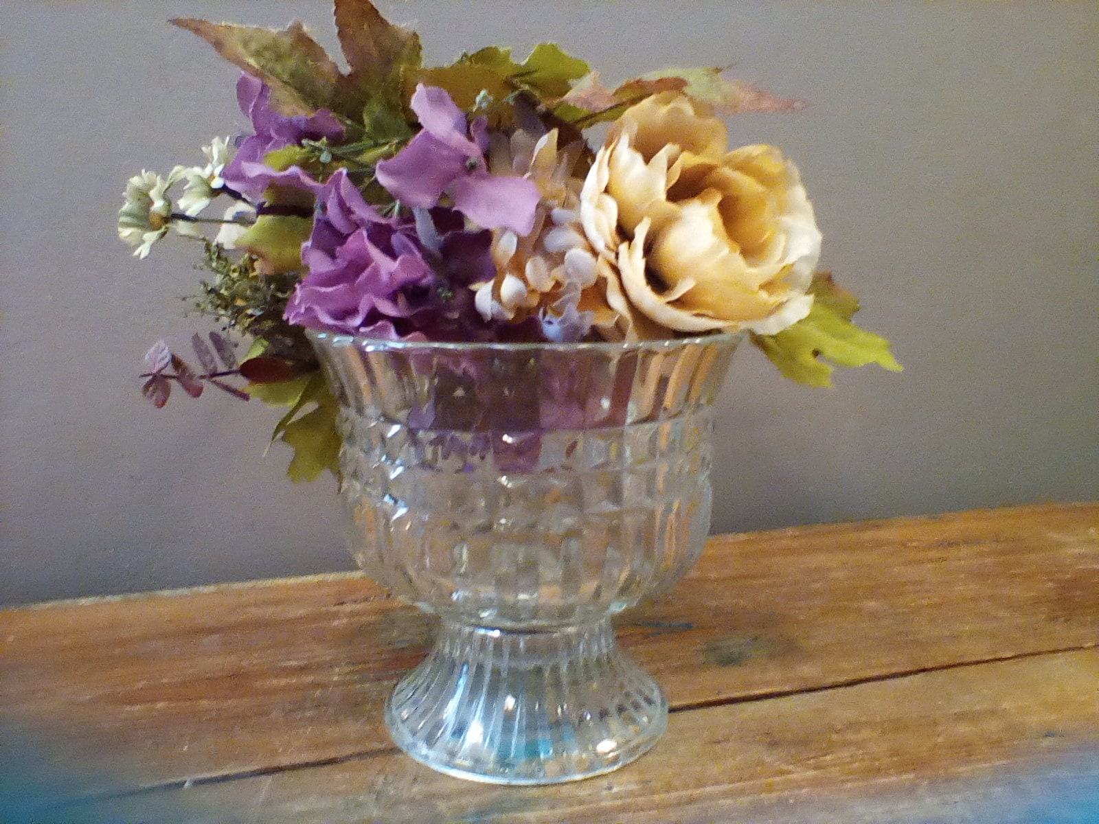 FTDA Centerpiece Vase From 1986. Great Pressed Glass Pedestal Vase in ...