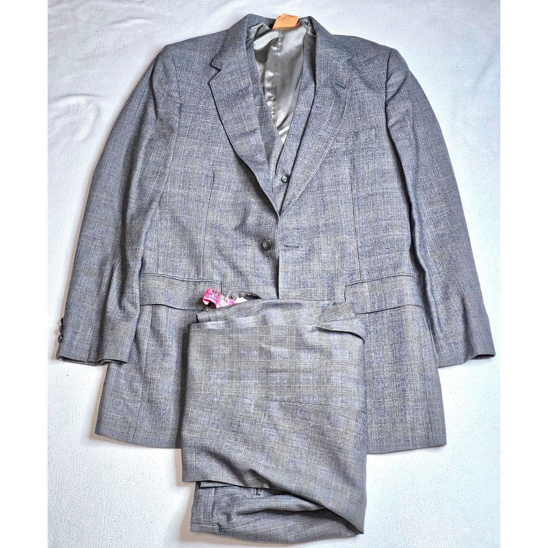 Vintage Robert Surrey Gray Three-piece Suit Mens Tailored Wool Blend ...