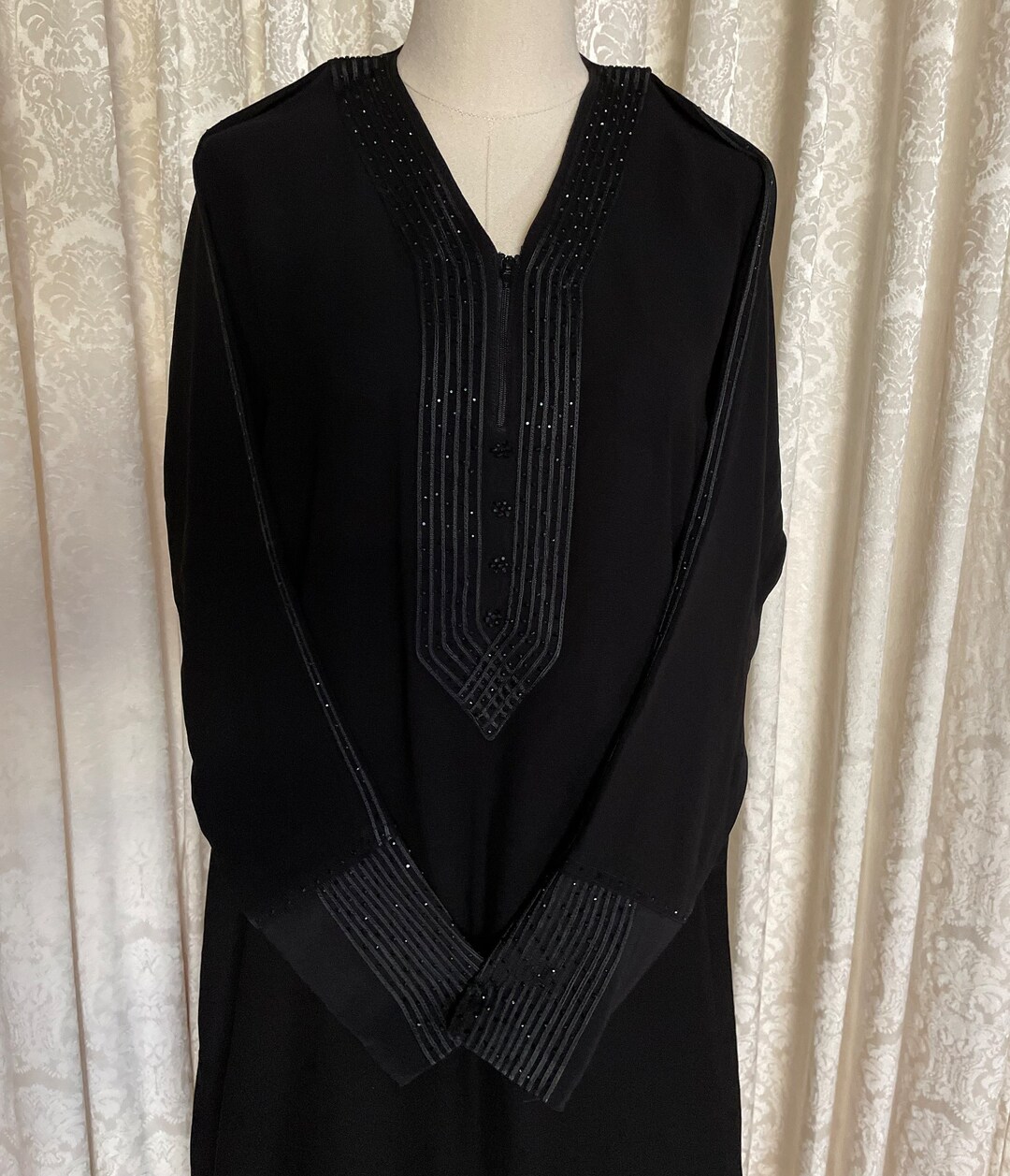 Black Crepe Abaya Burqa Simple Straight Embroidery With Stone Work ...