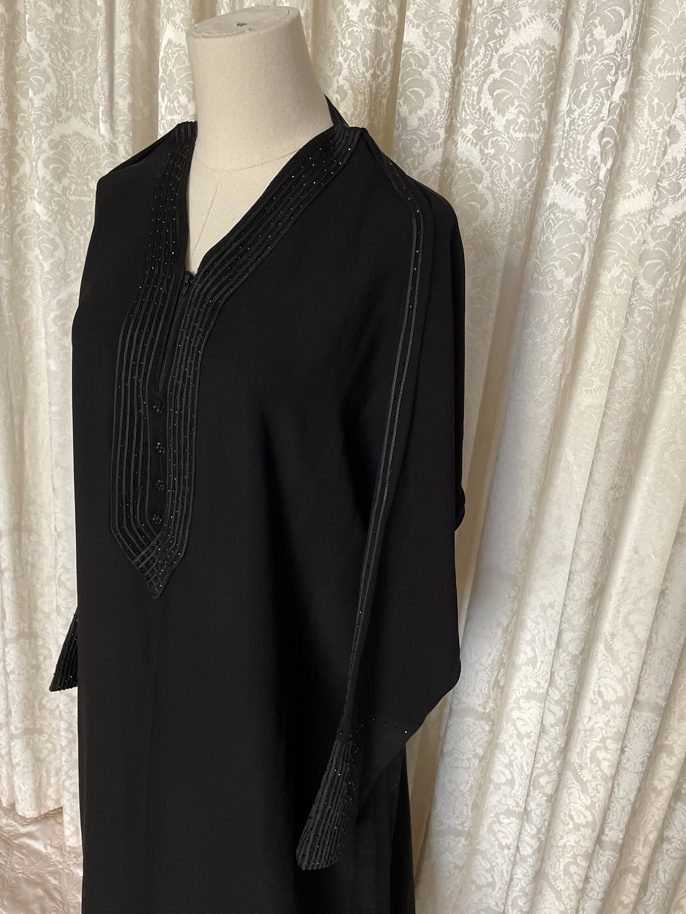 Black Crepe Abaya Burqa Simple Straight Embroidery With Stone Work ...