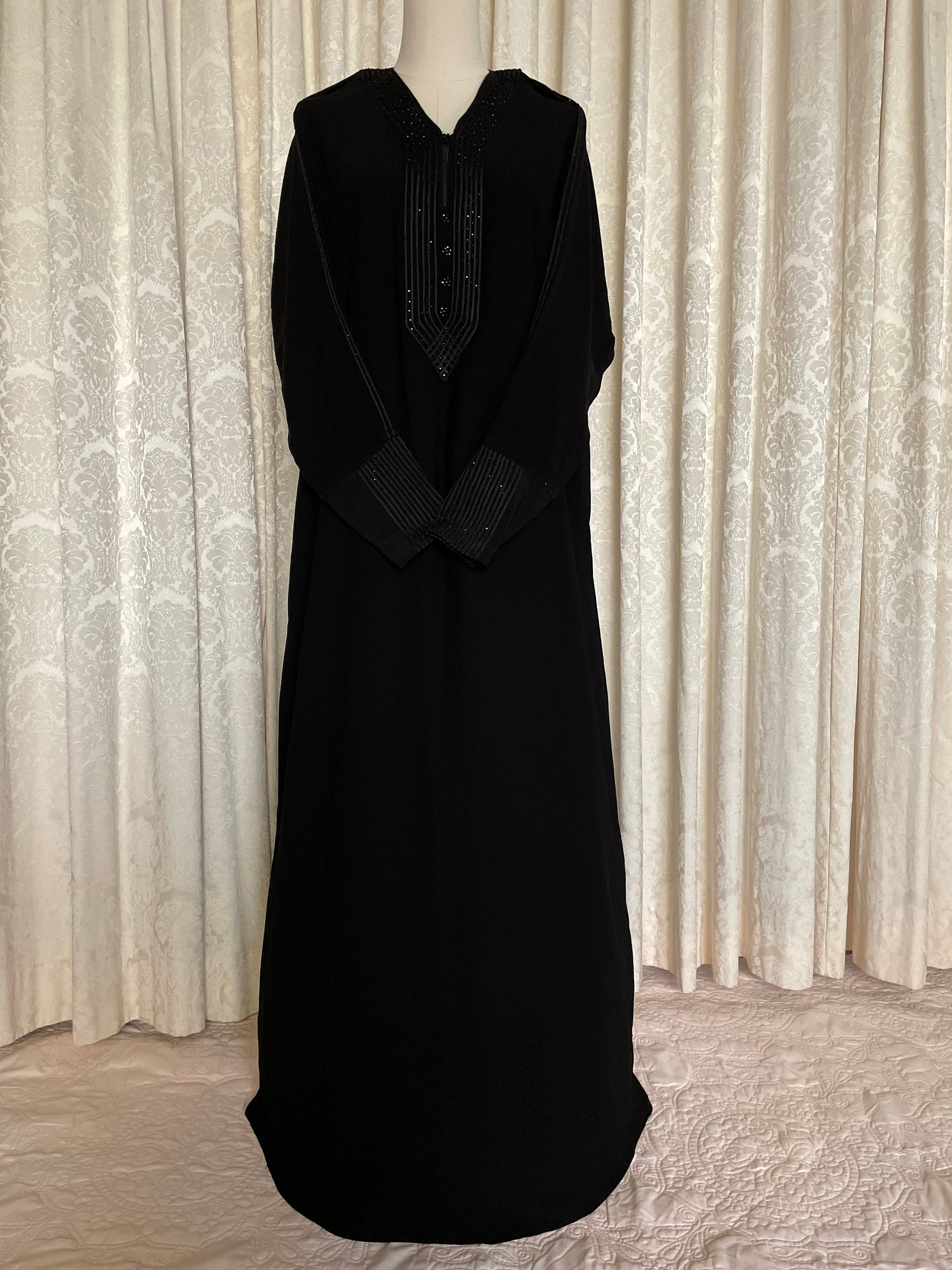 Black Crepe Abaya Burqa Simple Straight Embroidery With Stone Work ...