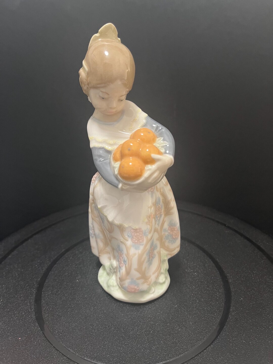 Lladro Porcelain Figurine 4841 Girl From Valencia With Oranges 6.75 ...
