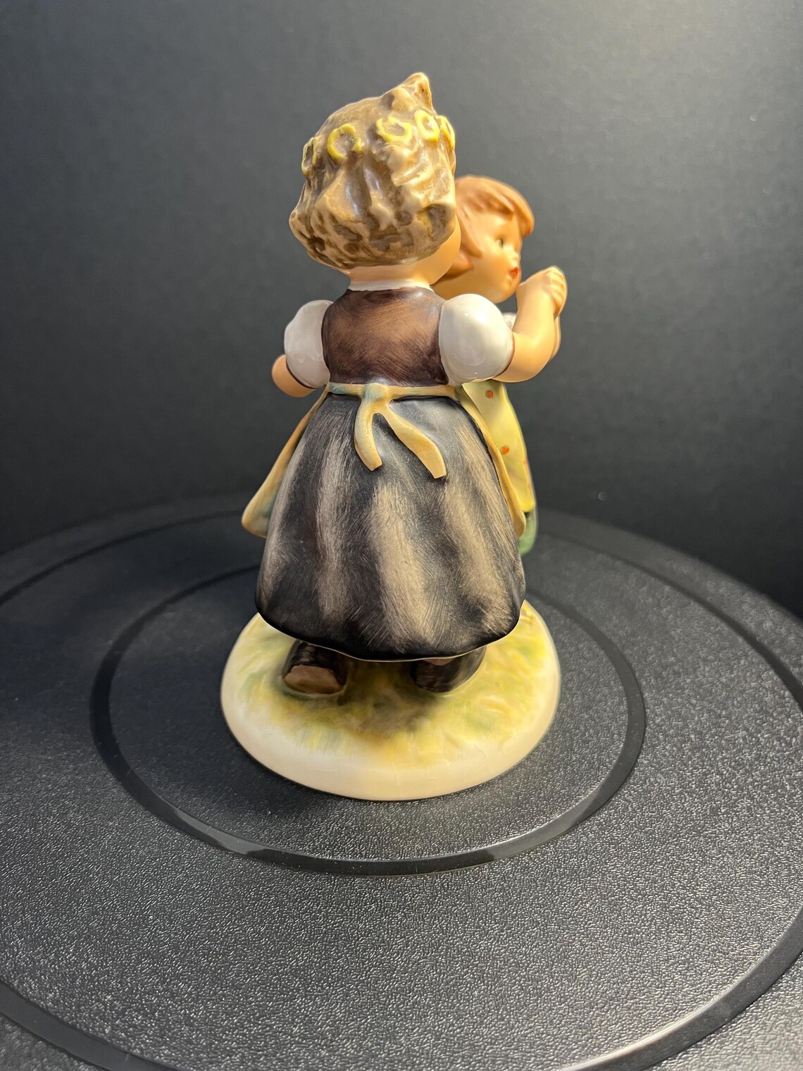 Spring Dance Goebel Hummel Figurine #353/0 - Two Sisters Dancing in ...