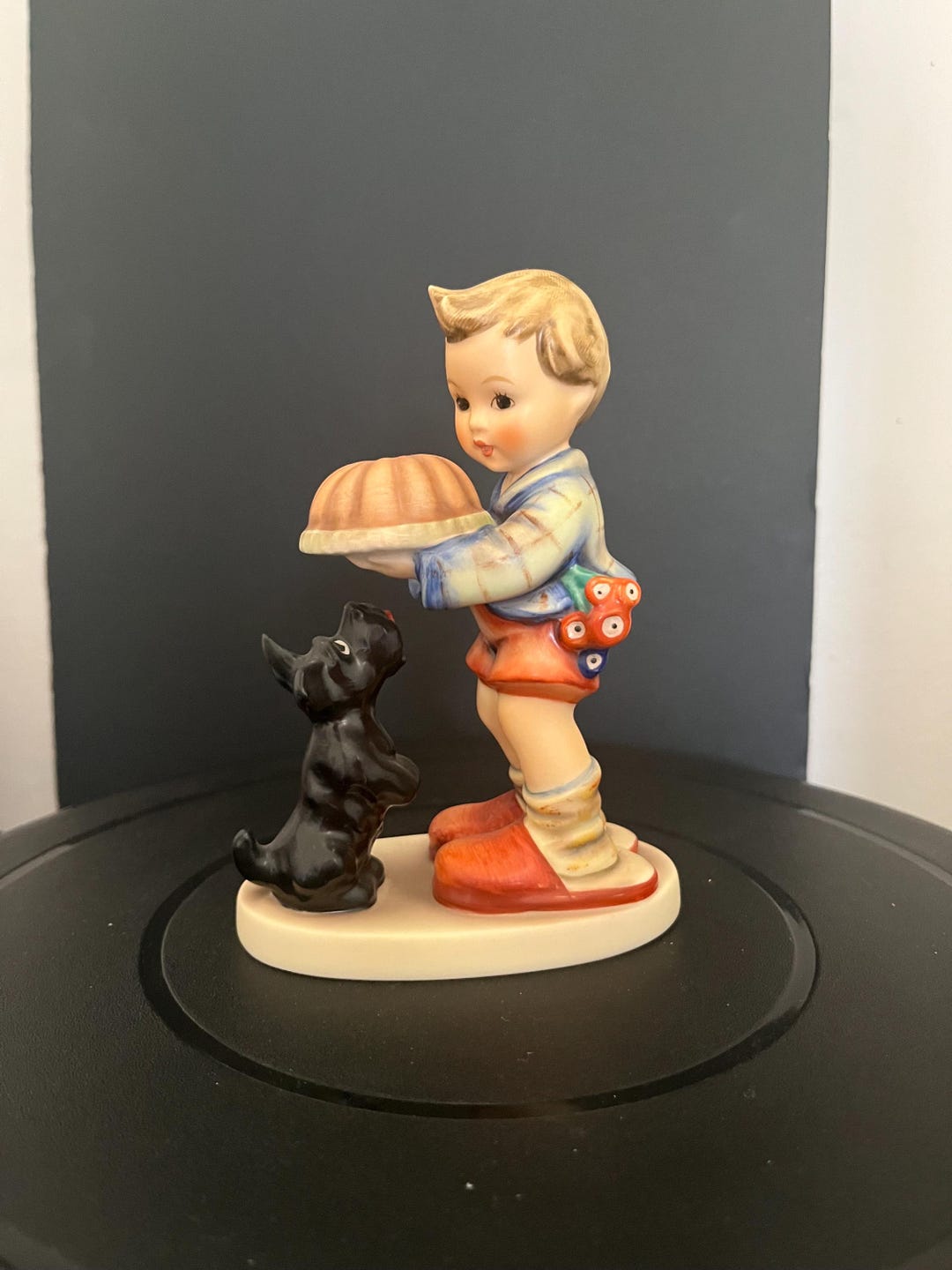 Vintage Goebel Hummel Figurine - Begging His Share - 9 TMK6 - 5.25 ...