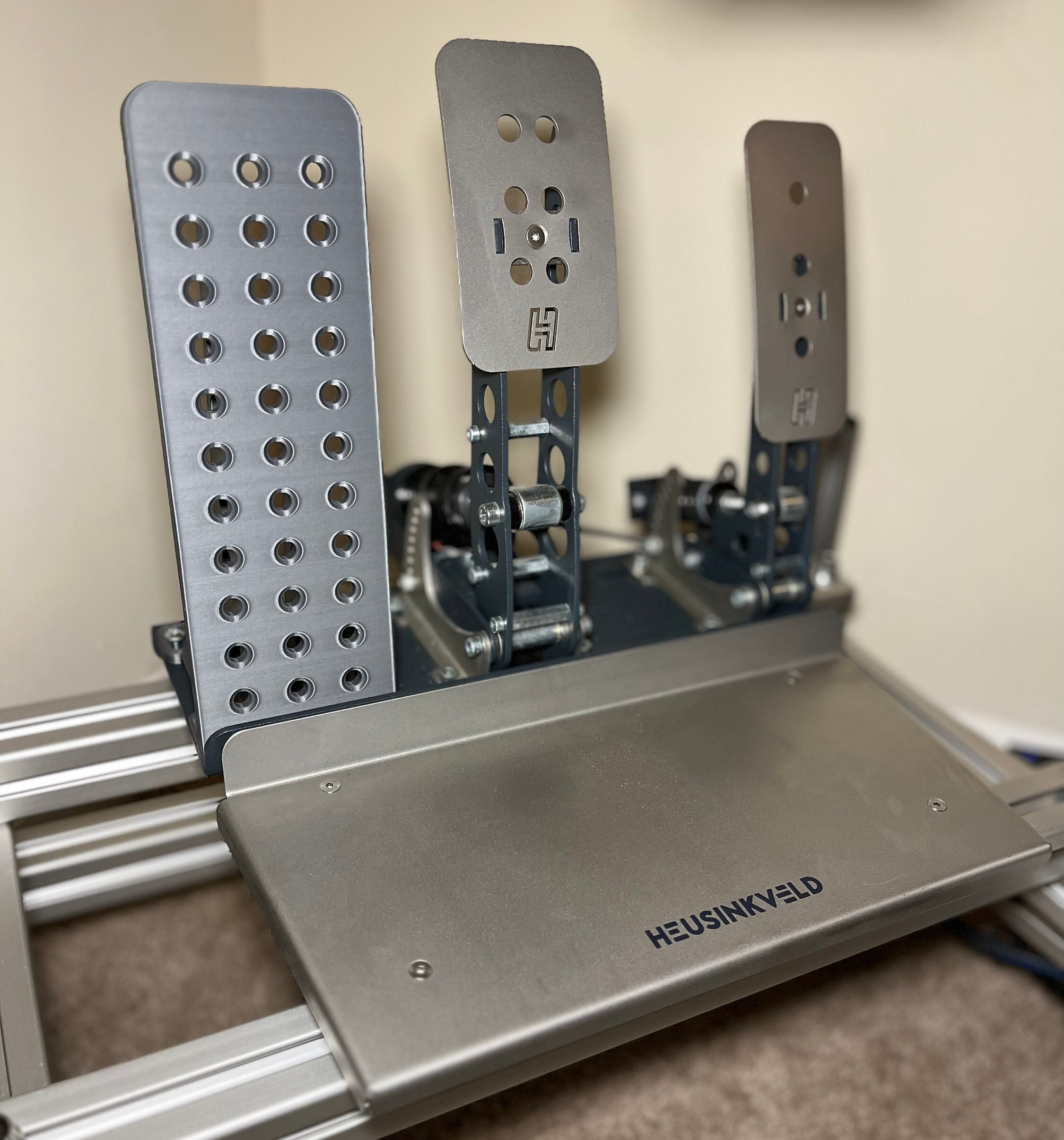 Heusinkveld Sprint Dead Pedal / Footrest / 3rd Pedal for Sim Racing Rig ...