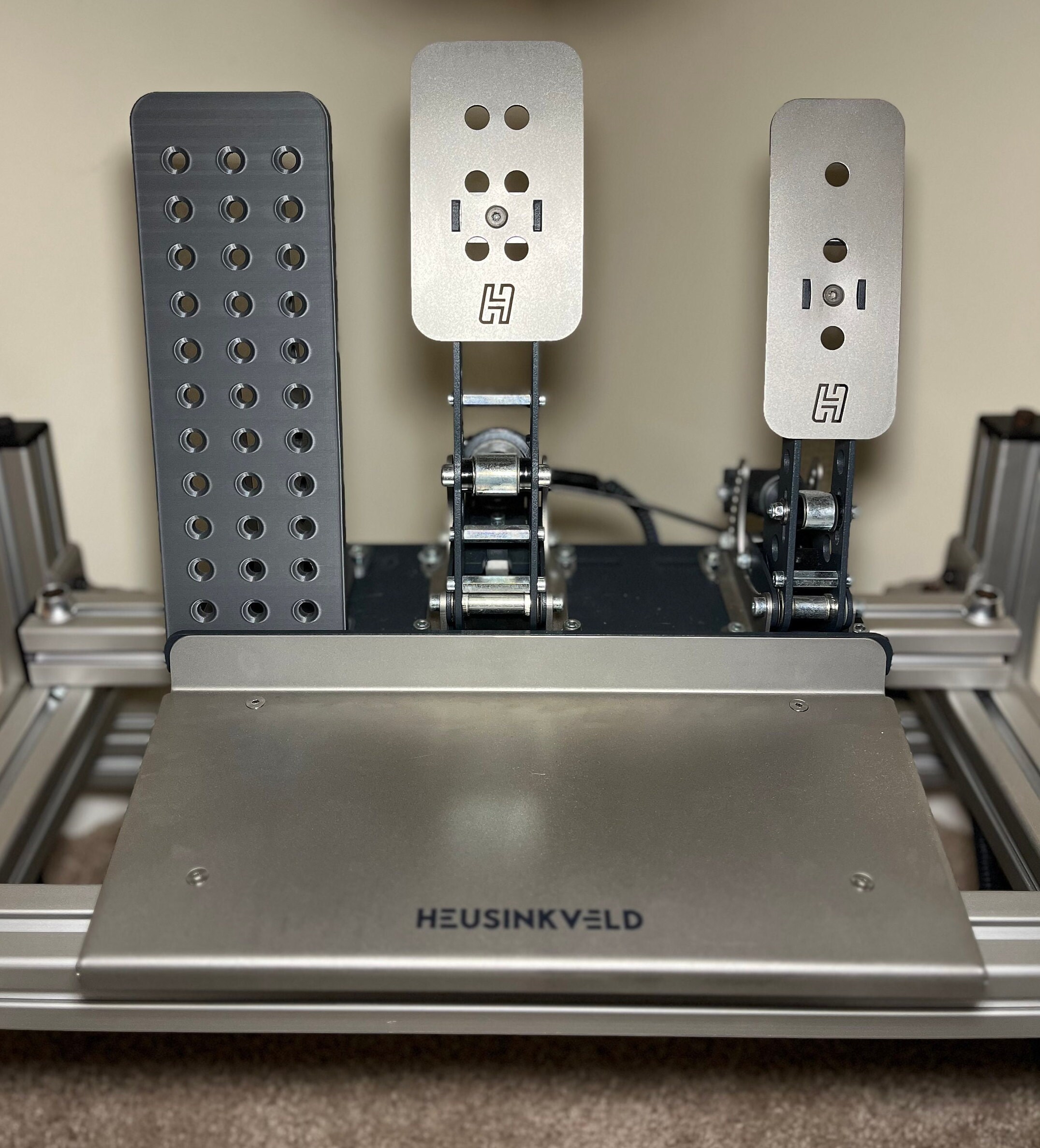 Heusinkveld Sprint Dead Pedal / Footrest / 3rd Pedal for Sim Racing Rig ...