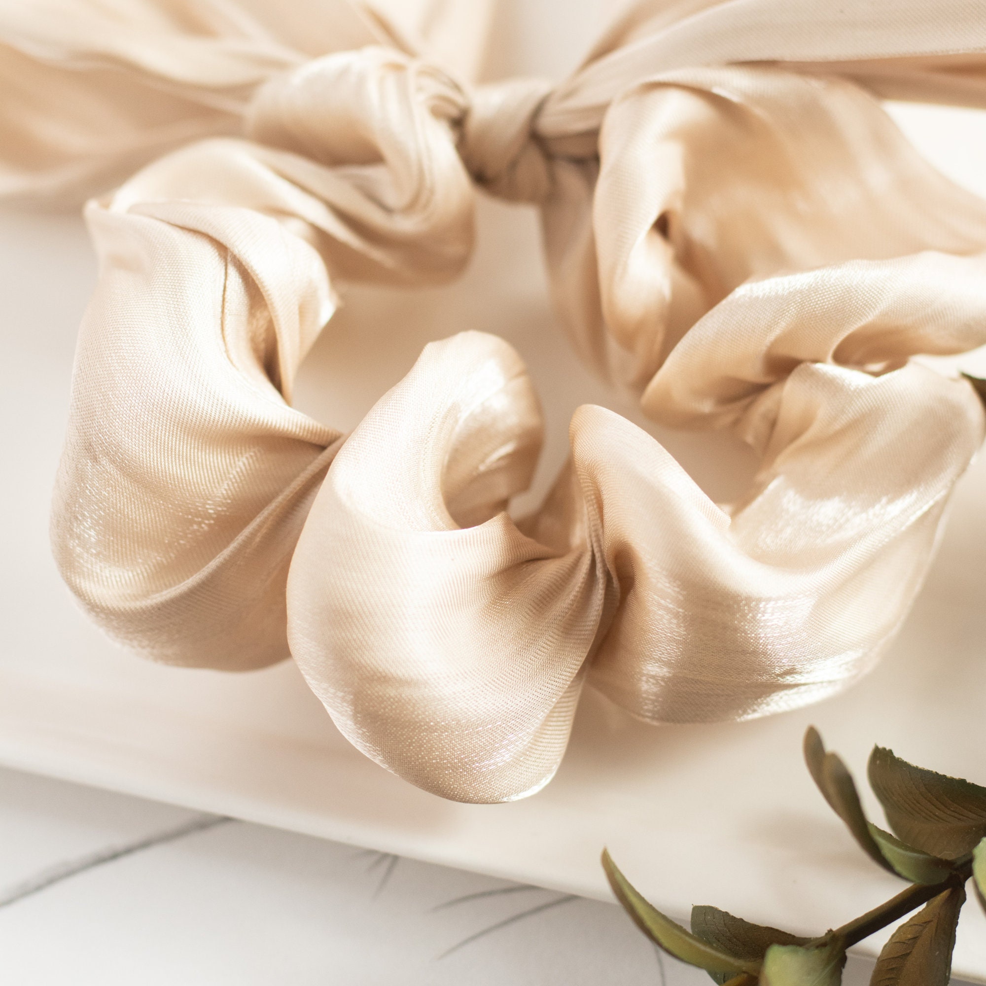 Wavy-pattern Satin Ribbon Scrunchie Elegant Ivory Bow-tie Scrunchie ...