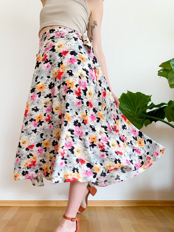 Vintage Midi-Rock mit floralem Muster und Schleifen, … - Gem