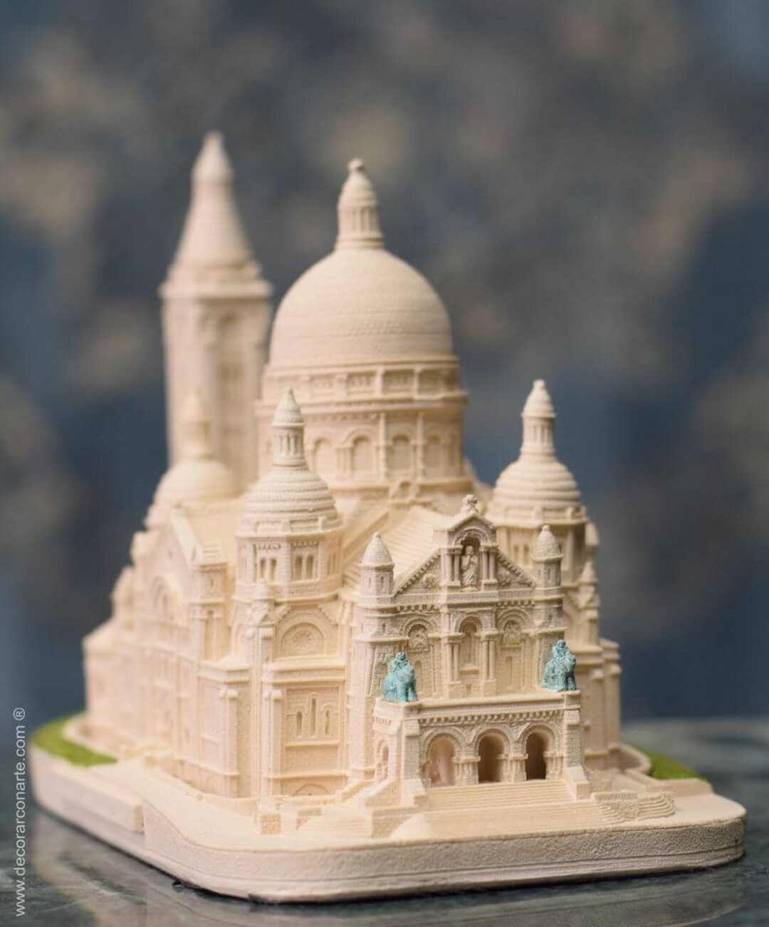 Model of the Basilica of the Sacre Coeur, Montmartre, Paris. 15x12cm (5 ...
