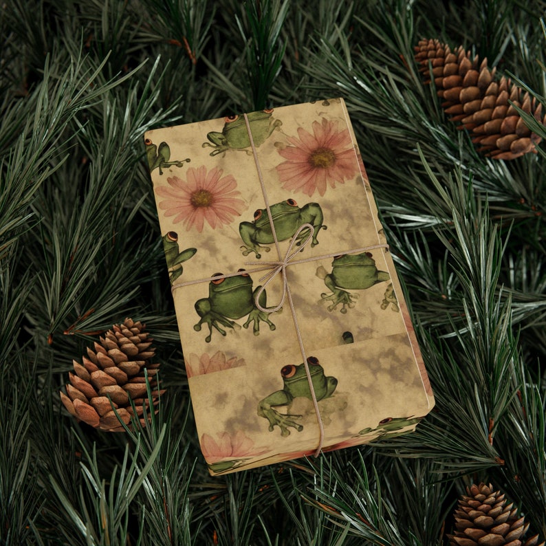 Vintage Look Frog and Flowers Wrapping Paper, Vintage Frog Gift Wrap ...