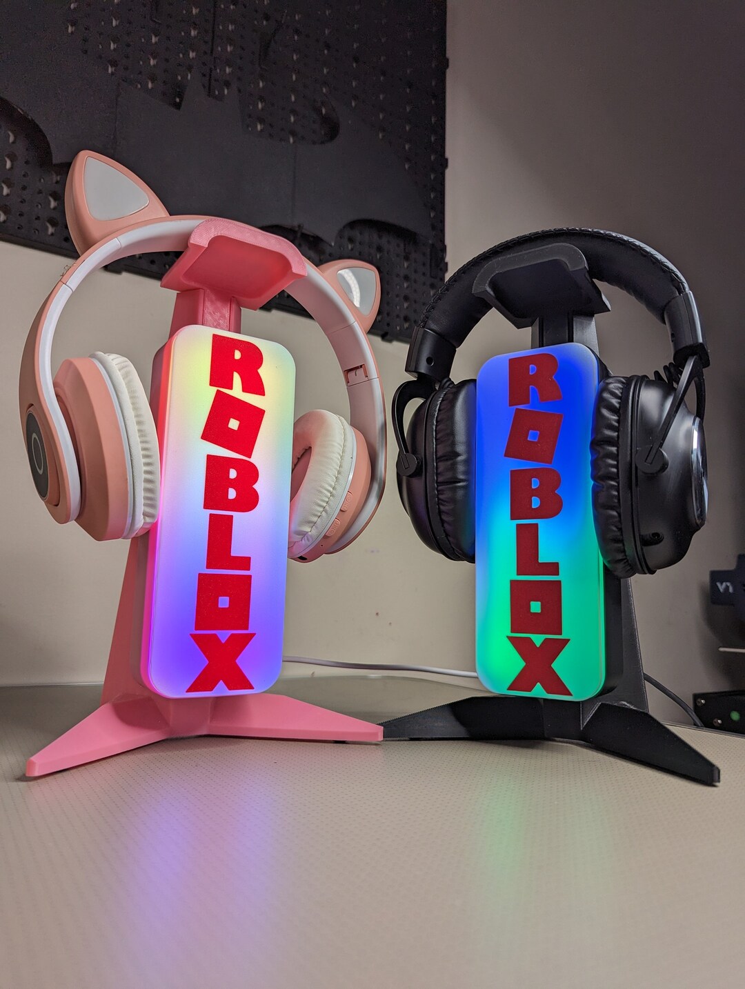 Roblox LED Headphone Stand, 3D Printed Gamer Accessory, Pink & Black ...