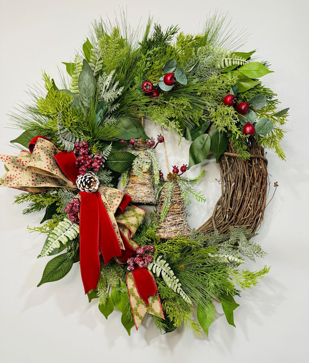 Traditional Winter Grapevine Wreath With Bells - Etsy