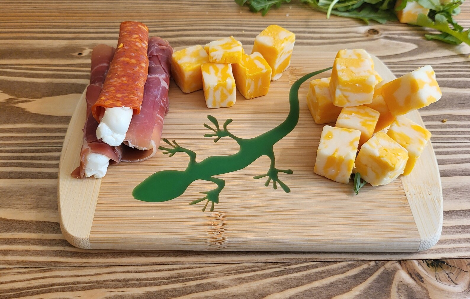 Bamboo Charcuterie Board With Lizard Image, Certified Food Safe Epoxy ...