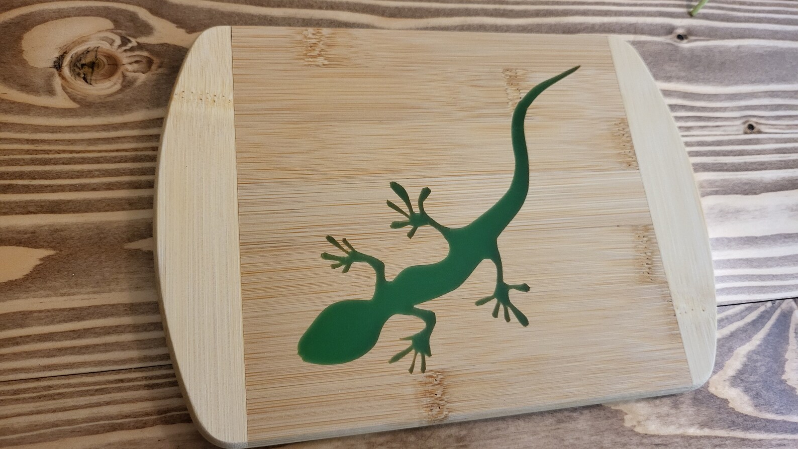Bamboo Charcuterie Board With Lizard Image, Certified Food Safe Epoxy ...