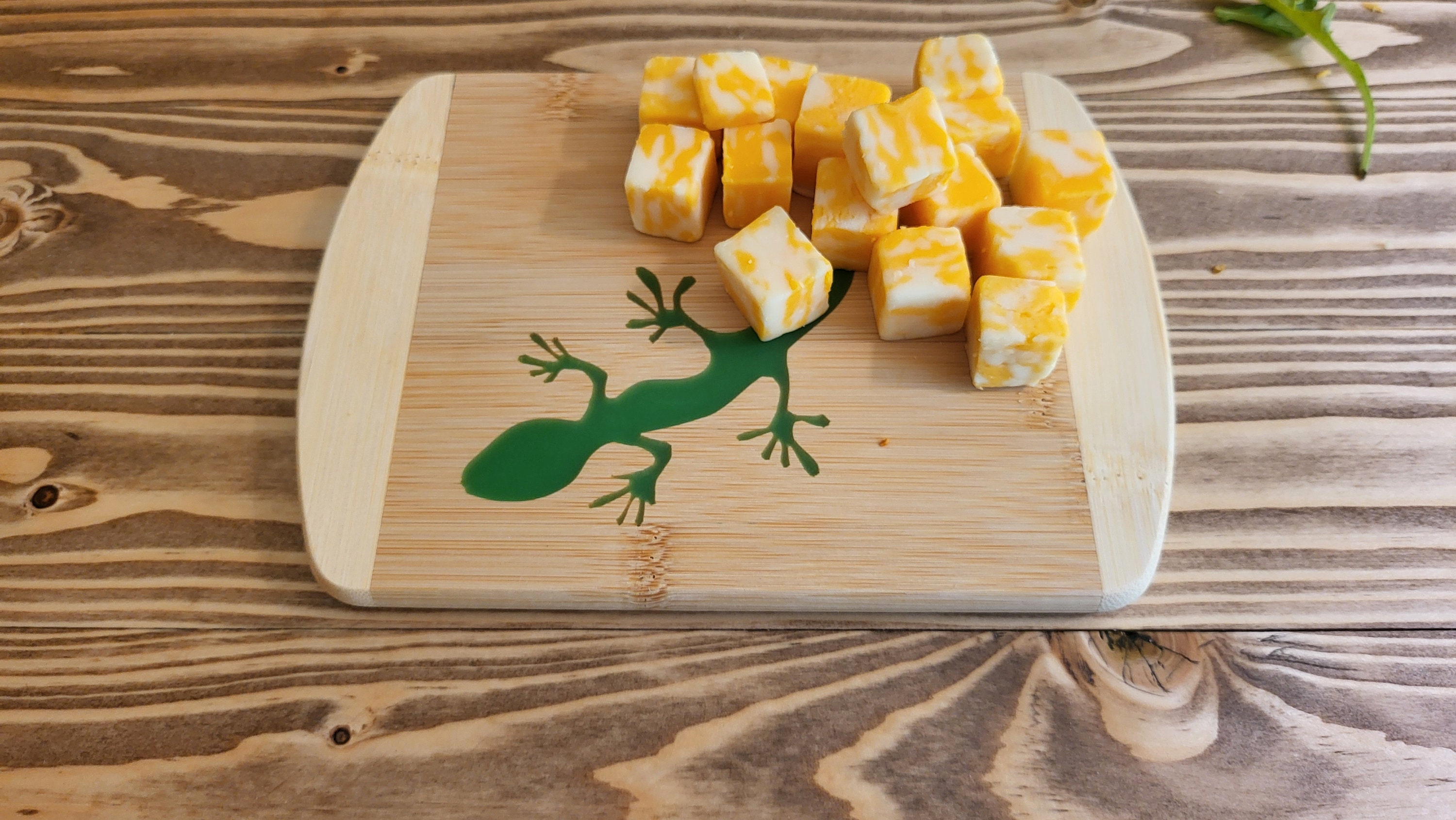 Bamboo Charcuterie Board With Lizard Image, Certified Food Safe Epoxy ...