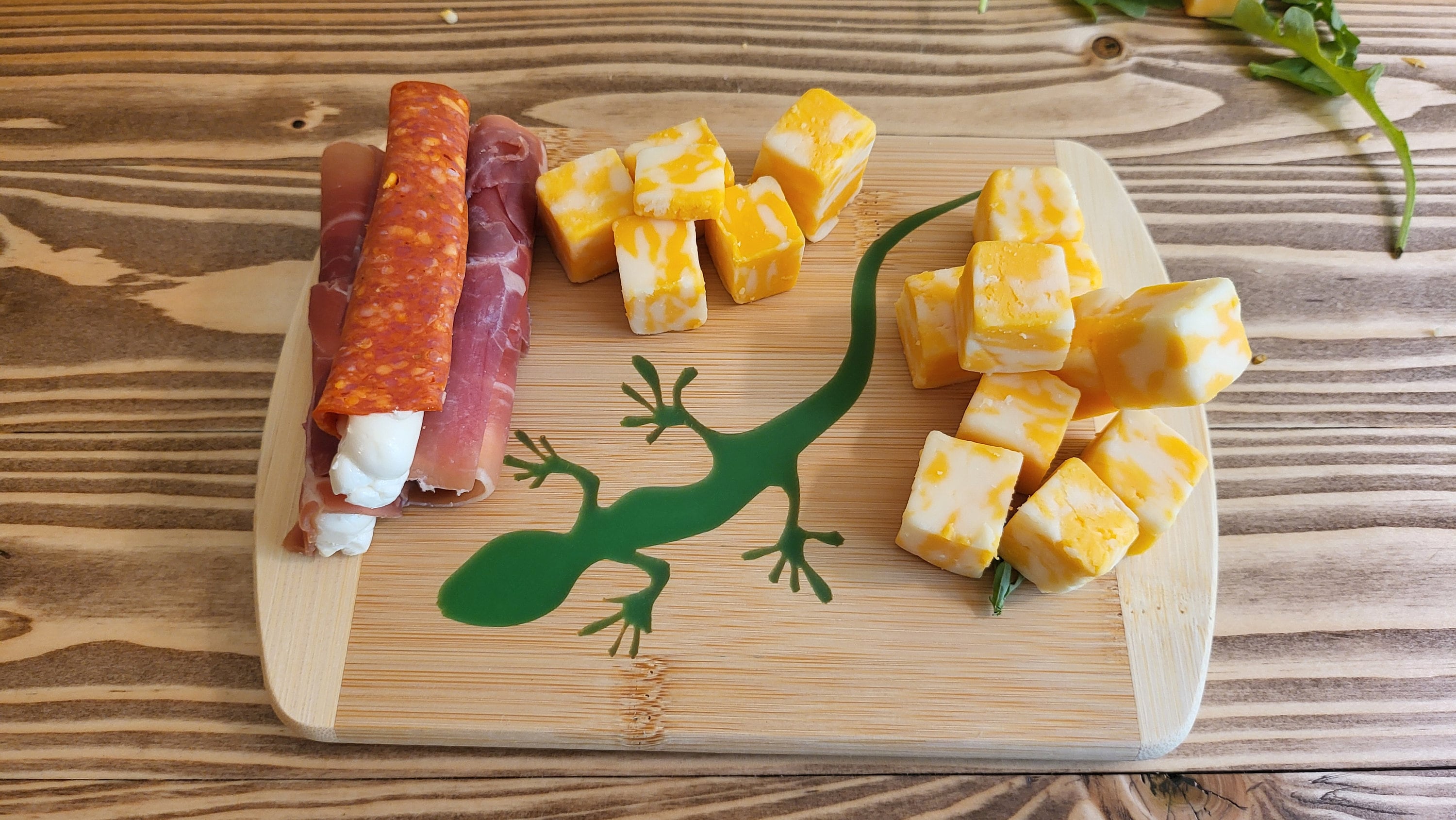 Bamboo Charcuterie Board With Lizard Image, Certified Food Safe Epoxy ...
