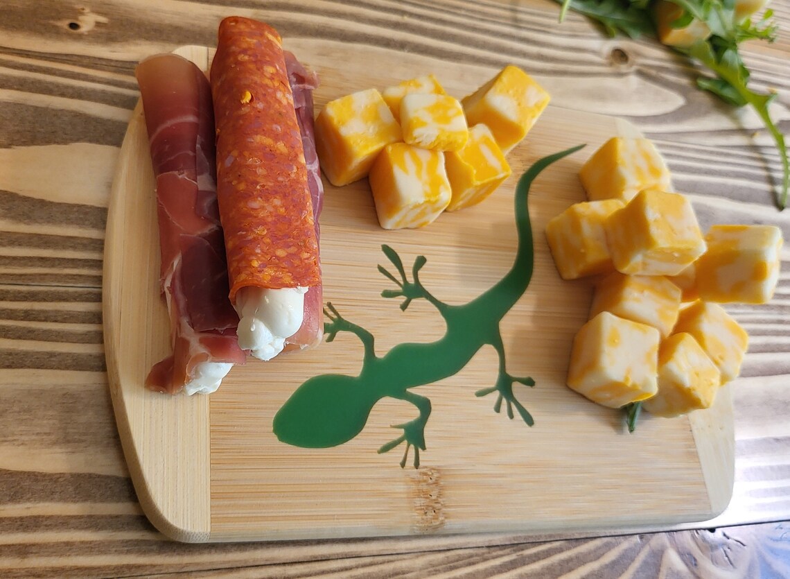 Bamboo Charcuterie Board With Lizard Image, Certified Food Safe Epoxy ...
