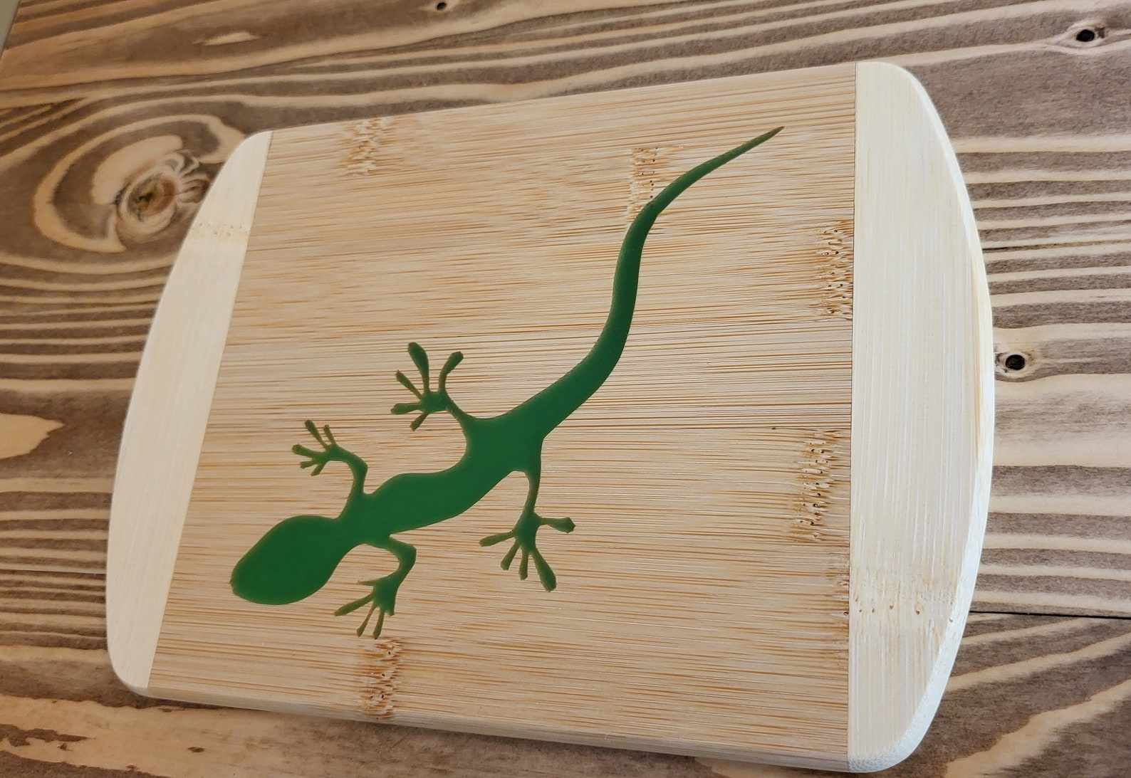 Bamboo Charcuterie Board With Lizard Image, Certified Food Safe Epoxy ...