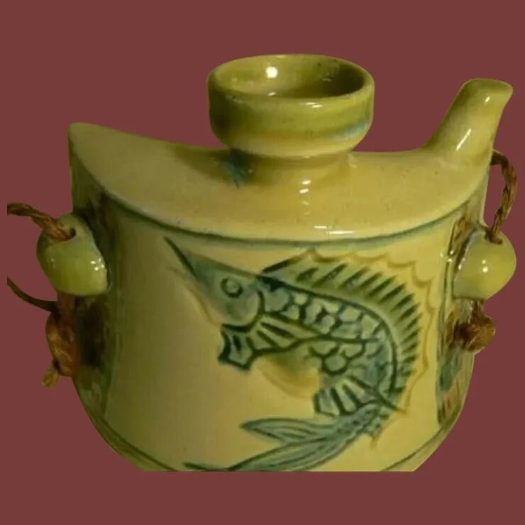 Okinawa Japan Pottery Ryukyu Sake Ceramic Container Liquor Container ...