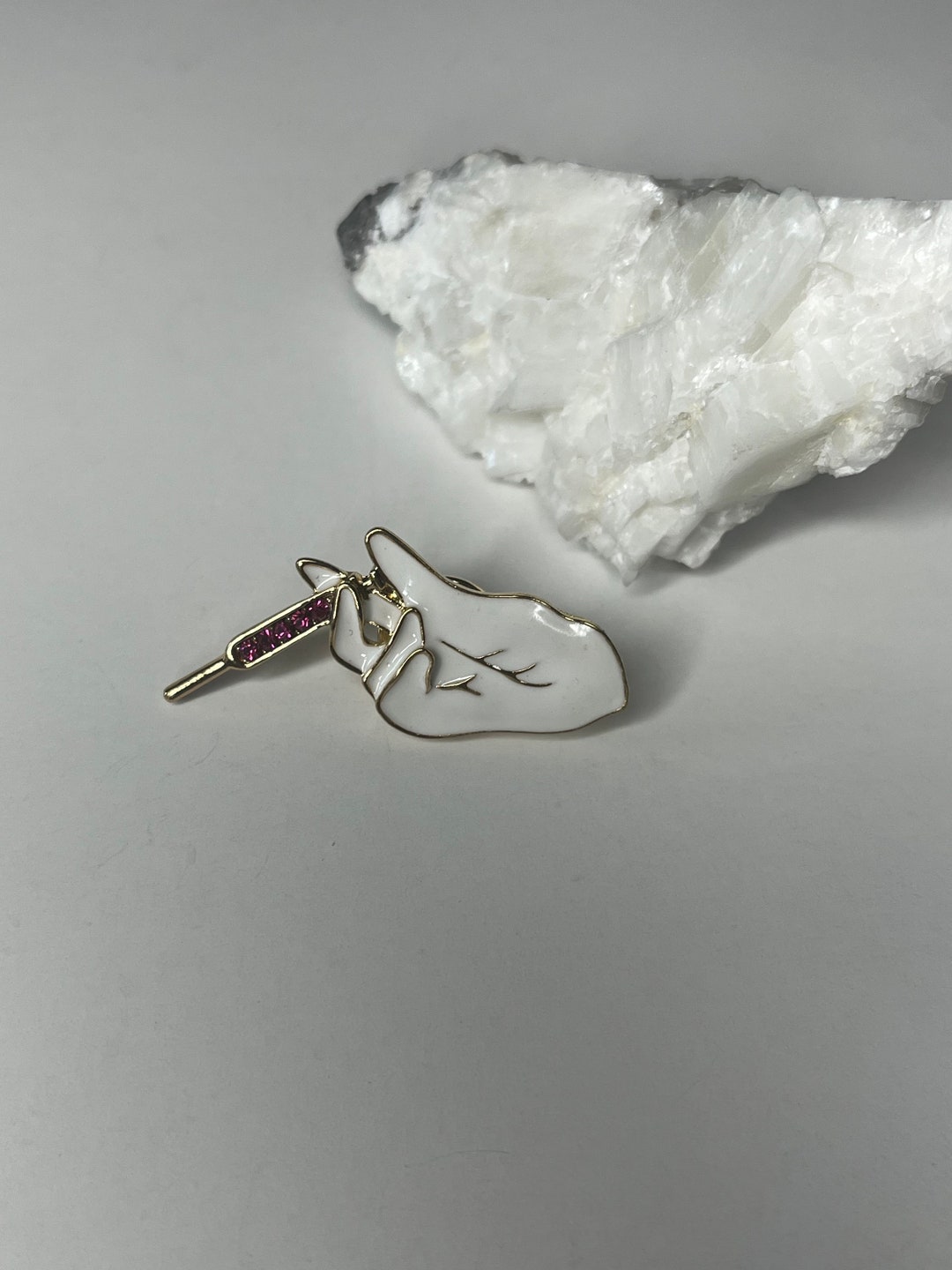 Syringe Hand Pin, Surg Tech, Surgeon, Nurses, Gifts for Her, Medical Field Pin, Glove Pin ...