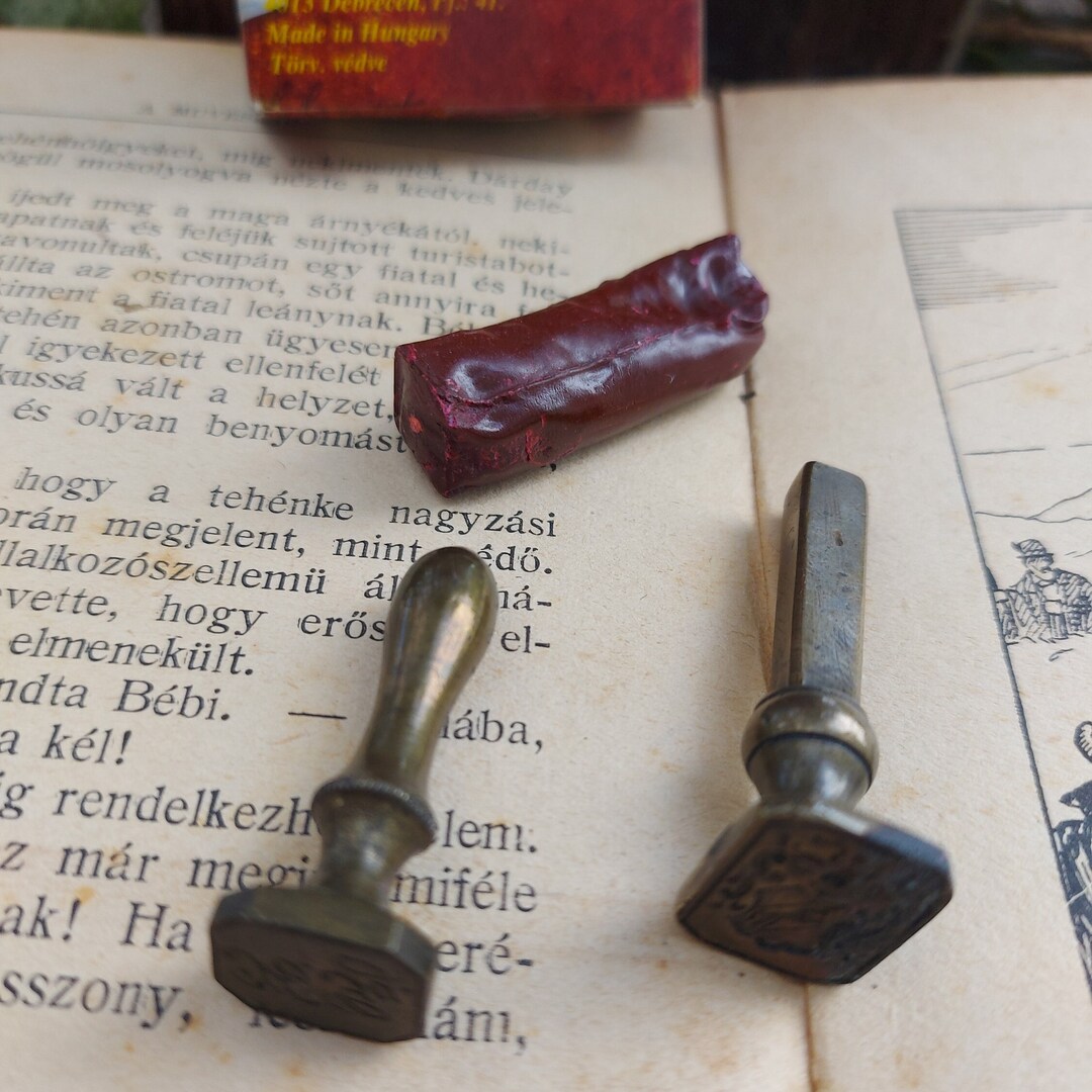 Antique Wax Seal Set With Family Crest & Monogram Stamps, Ink Stamp ...