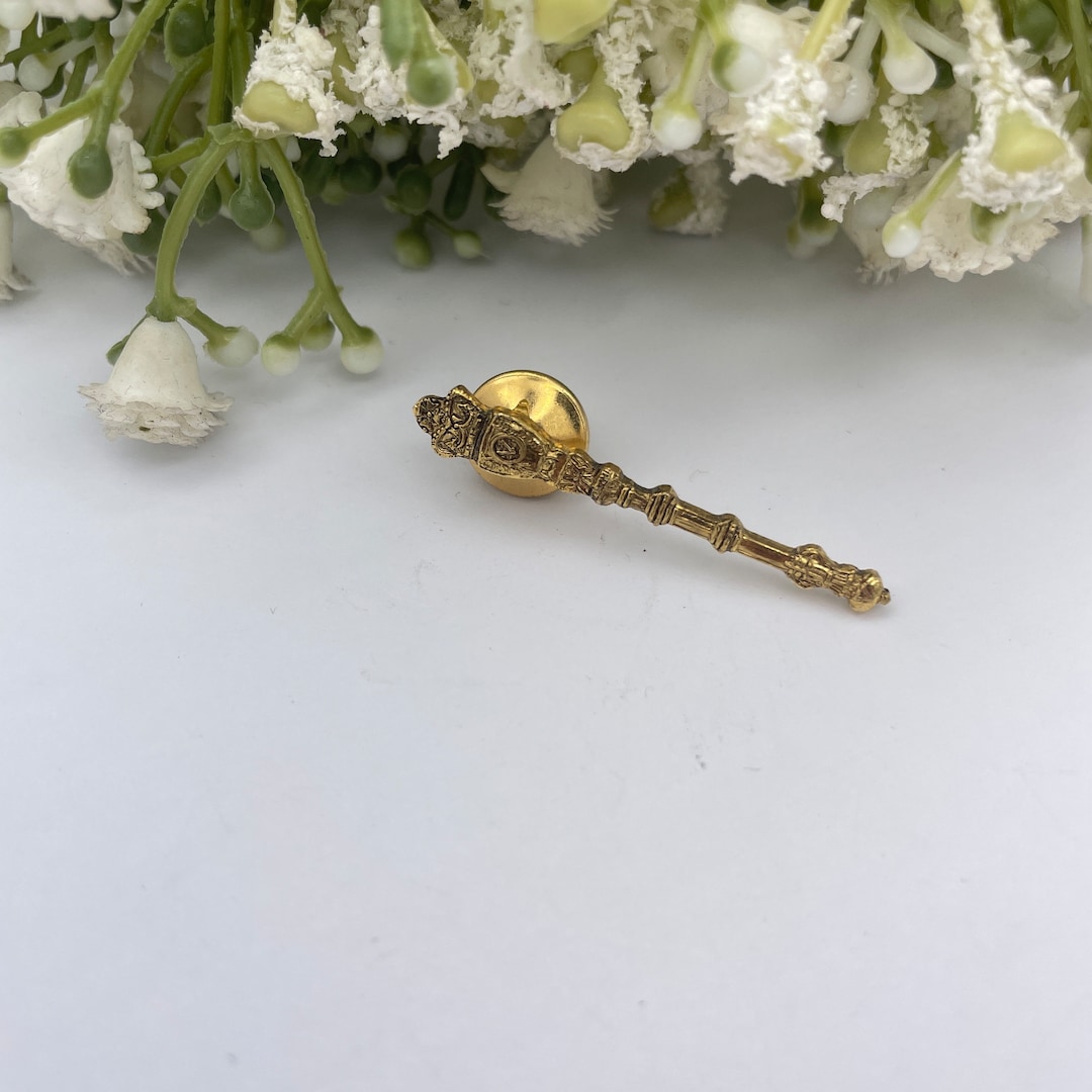 Vintage Scepter Pin Brooch Gold Tone Royal Regalia Novelty Themed ...