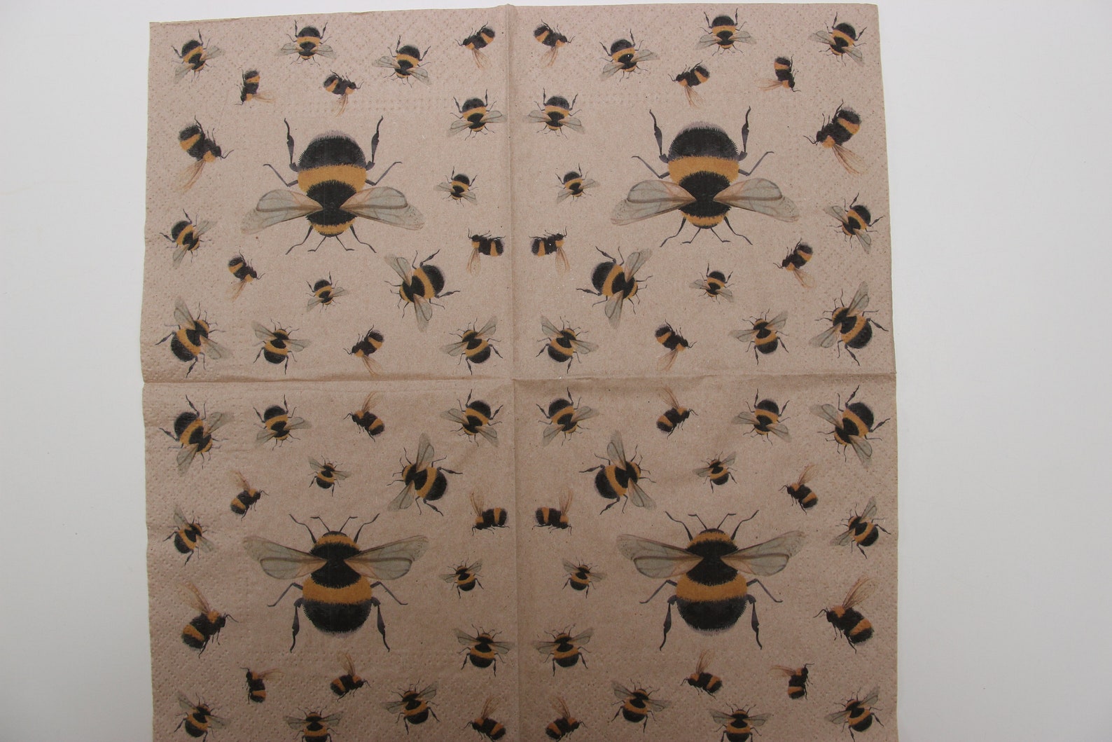 2 or 4 Pcs Paper Napkins for Decoupage, Bumblebees Pattern on 100% ...