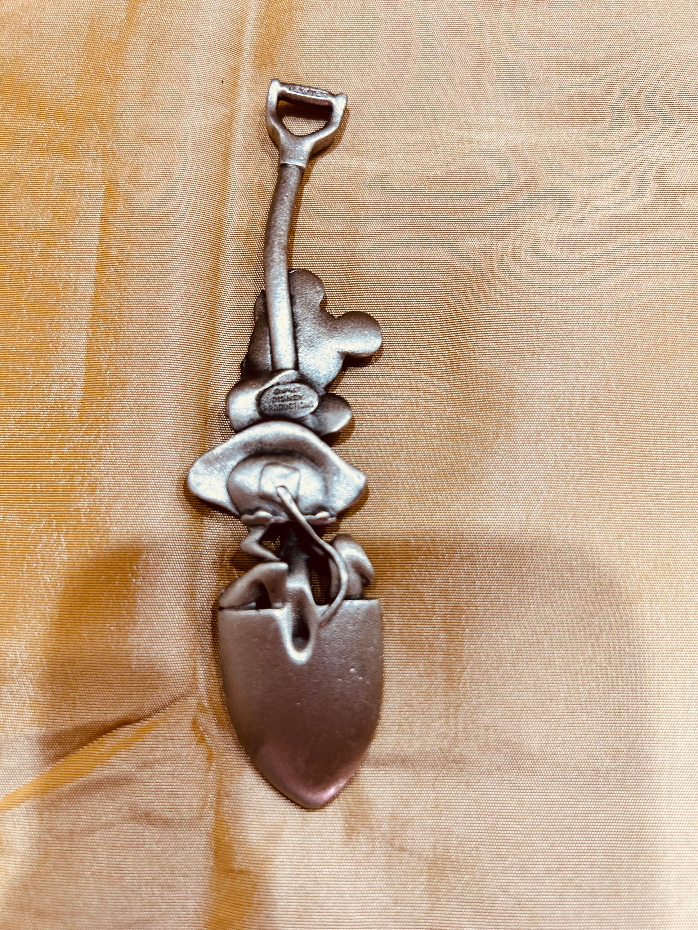 Pair of Vintage Mickey and Minnie Mouse Pewter Shovel Spoons - Etsy