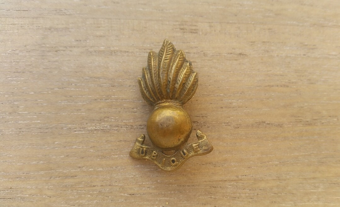 Royal Artillery WW1 Cap Badge ubique Military Service British Army ...
