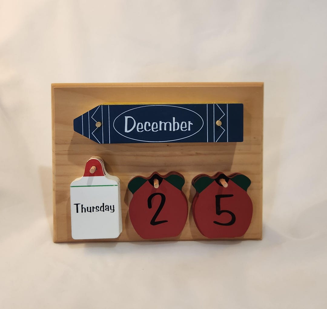 Vintage Wood Perpetual Desk Teacher School Calendar Crayons Apples Home ...